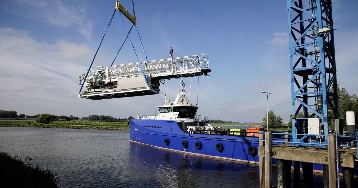 Ampelmann Responds to Growing Demand in the Middle East with Two New L ...